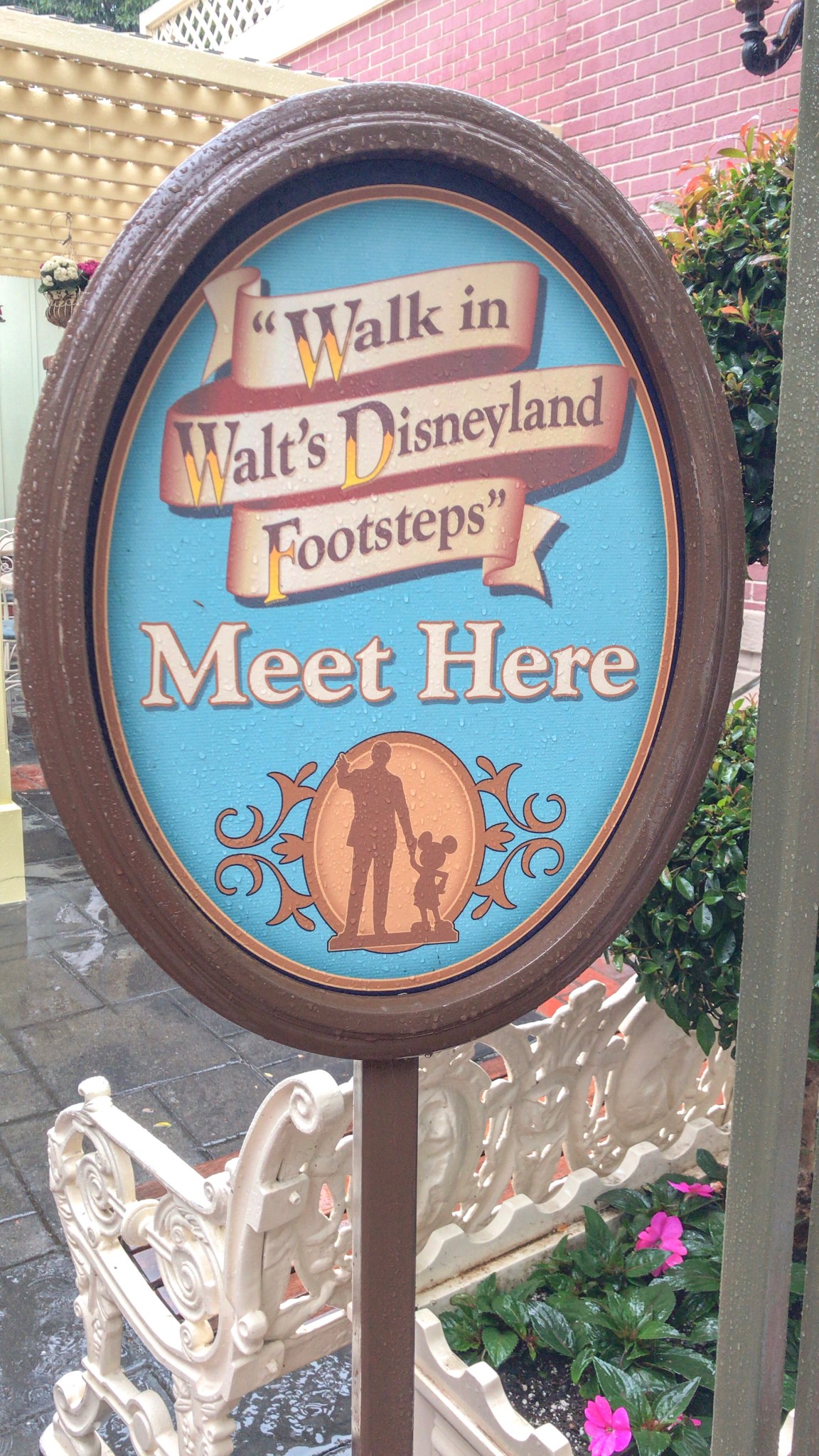 “Walk in Walt’s Disneyland Footsteps” Guided Tour – Marketing the Magic